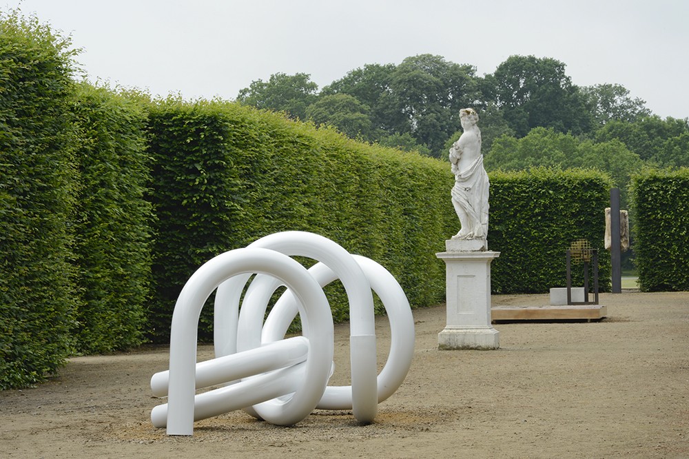 Brian Sholis · Carol Bove